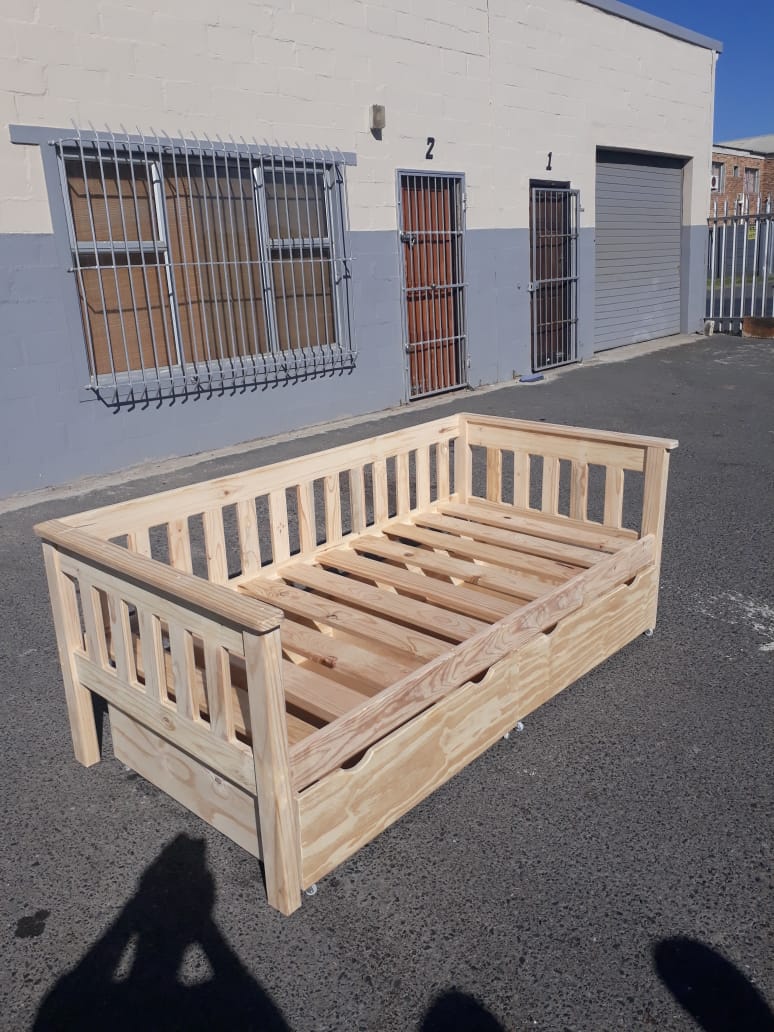 PINE DAYBEDS · Bed and Pine Furniture