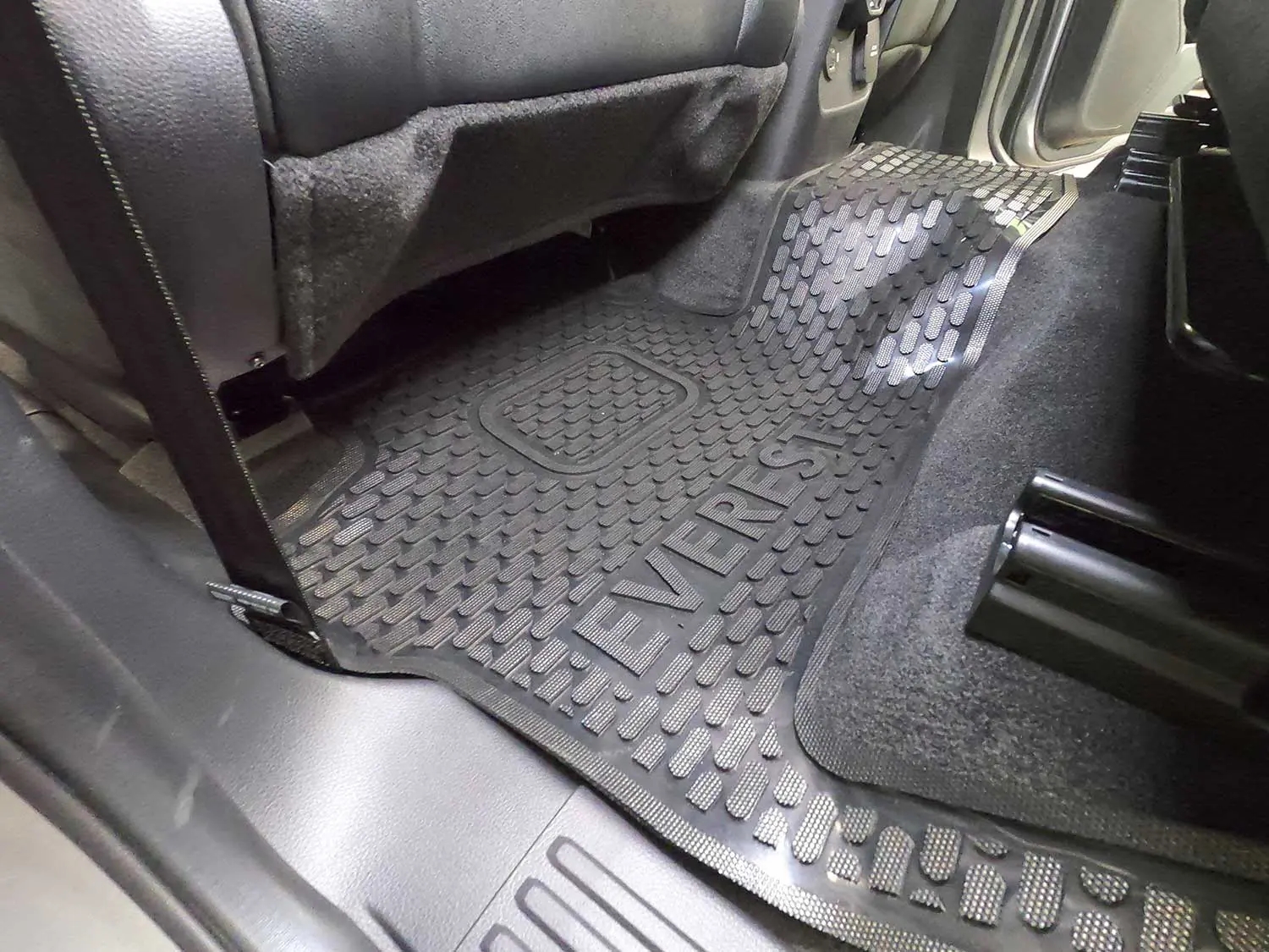 Ford Everest 3rd Gen Mats Full Set 1 · Rubber Direct