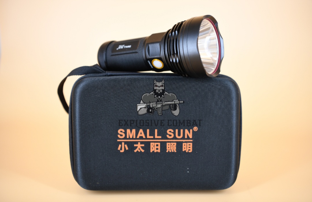 Small sun tactical spotlight · Explosive Combat