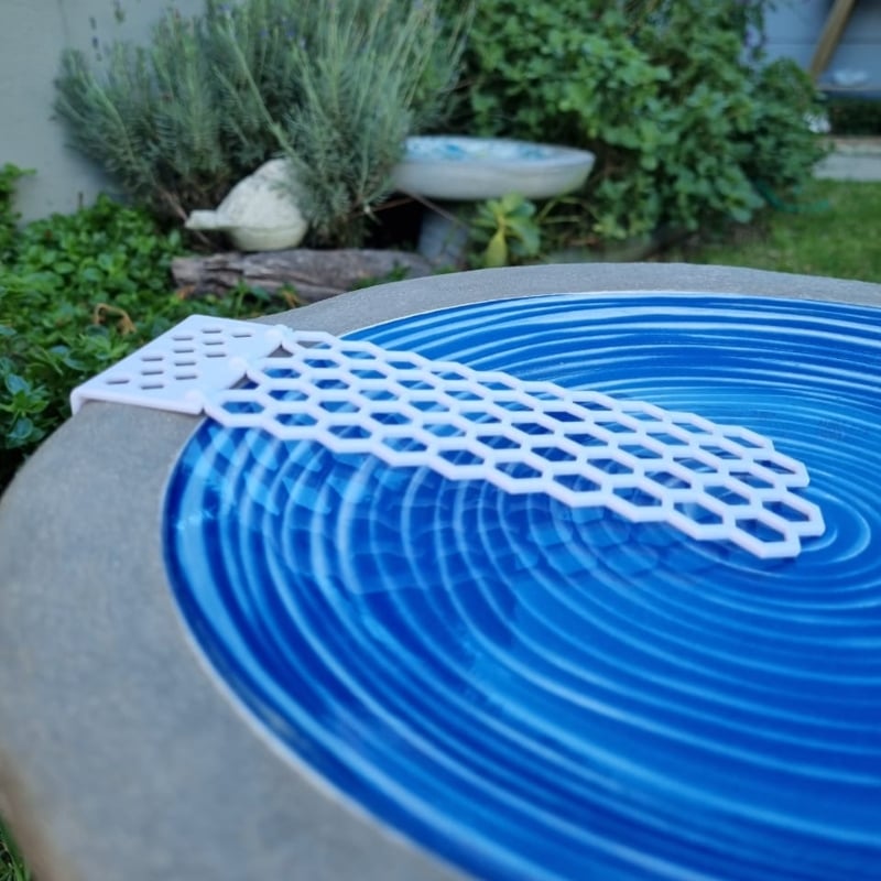 Floating Bee Ladder · Lightworks Creations Pty