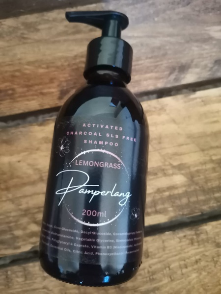 SLS free activated charcoal Shampoo 200ml · Pamperlang Skoonheid